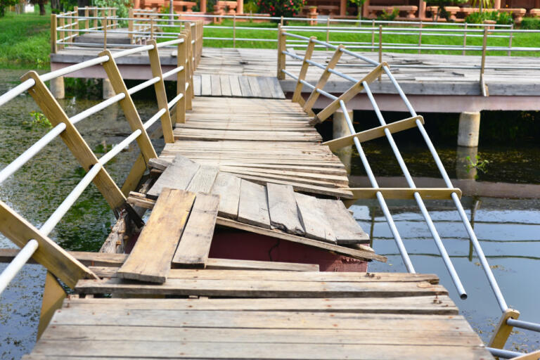 How To Repair a Fixed Lake Dock | Lake Homes Realty