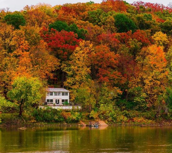 5 Things to Know About Selling Your Lake House in the Fall