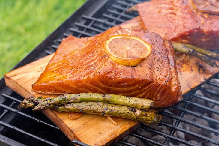 Types of Wood for Grilling/Smoking